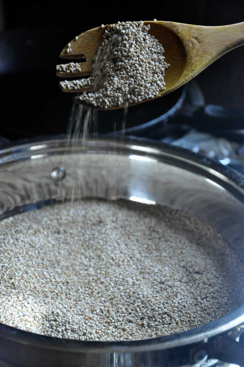 How to make Gomasio at home (Macrobiotic Sesame Salt)