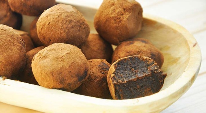 The Creamiest Raw Chocolate Truffles Ever