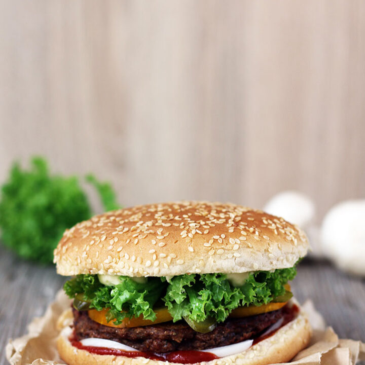 Burger cu ciuperci | Reteta de burger vegetarian (de post)