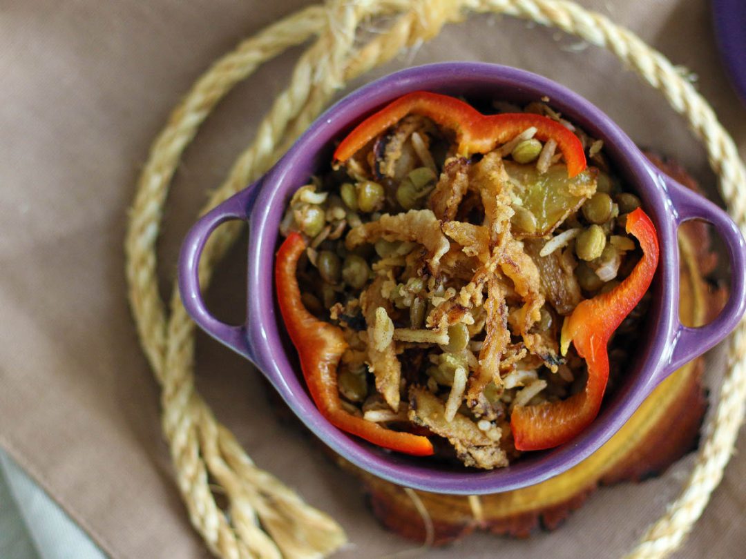 Moudardara (Lebanese Lentils with Rice and Caramelized Onions)