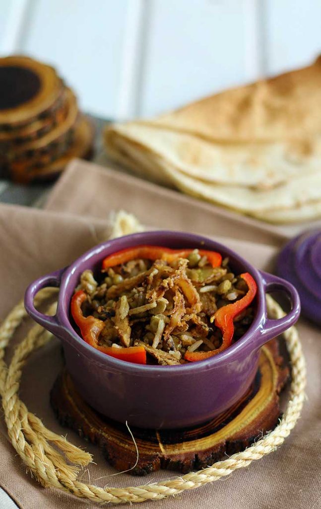 Moudardara (Lebanese Lentils with Rice and Caramelized Onions)