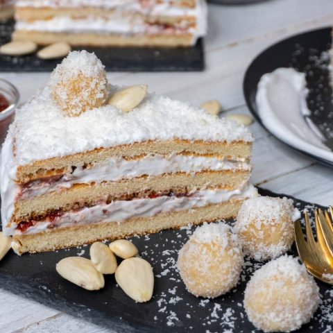 Vegan Raffaello Cake - Coconut/Raspberry Cake - Gourmandelle