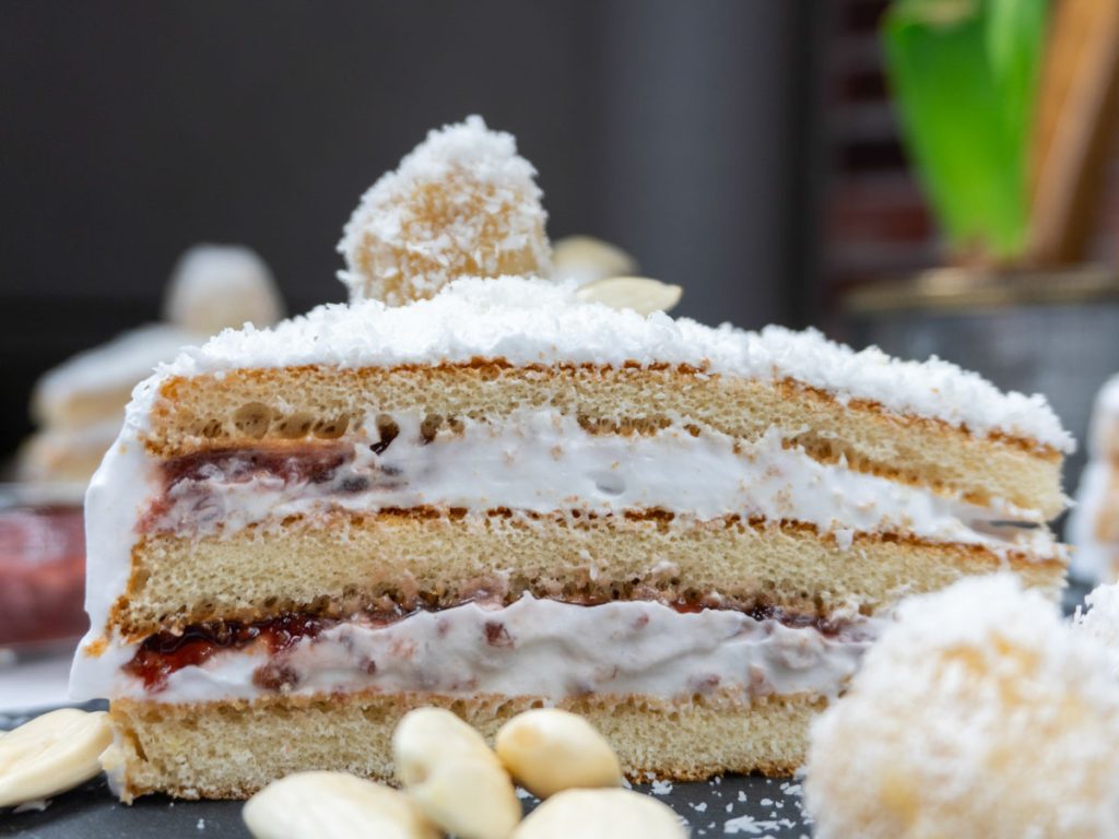Vegan Raffaello Cake - Coconut/Raspberry Cake - Gourmandelle
