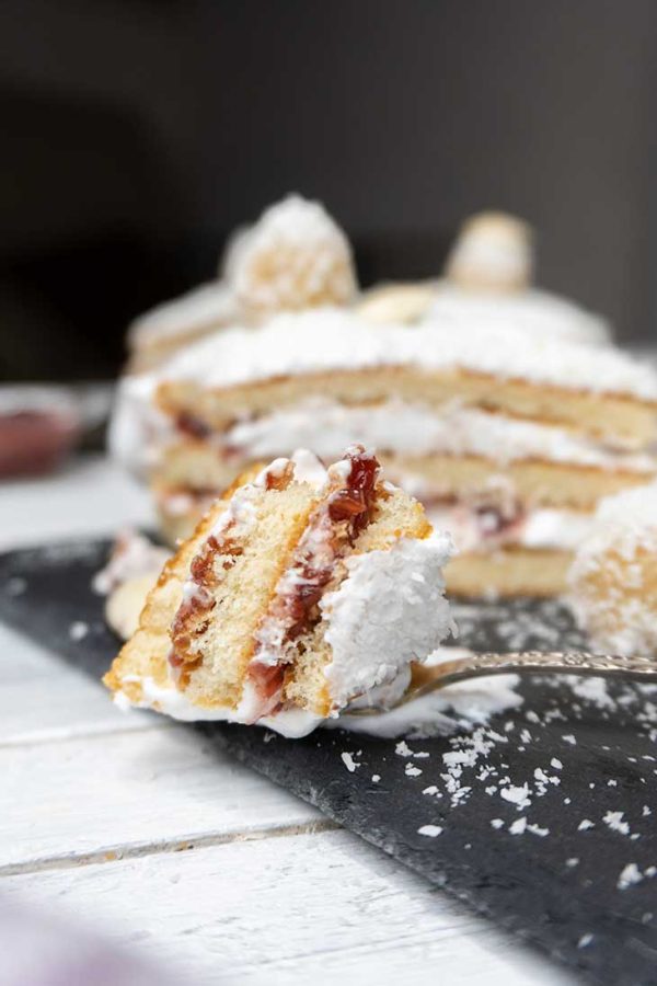 Vegan Raffaello Cake - Coconut/Raspberry Cake - Gourmandelle