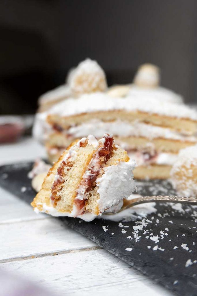 Vegan Raffaello Cake - Coconut/Raspberry Cake - Gourmandelle