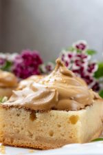 Vegan Dalgona Coffee Cake - Gourmandelle