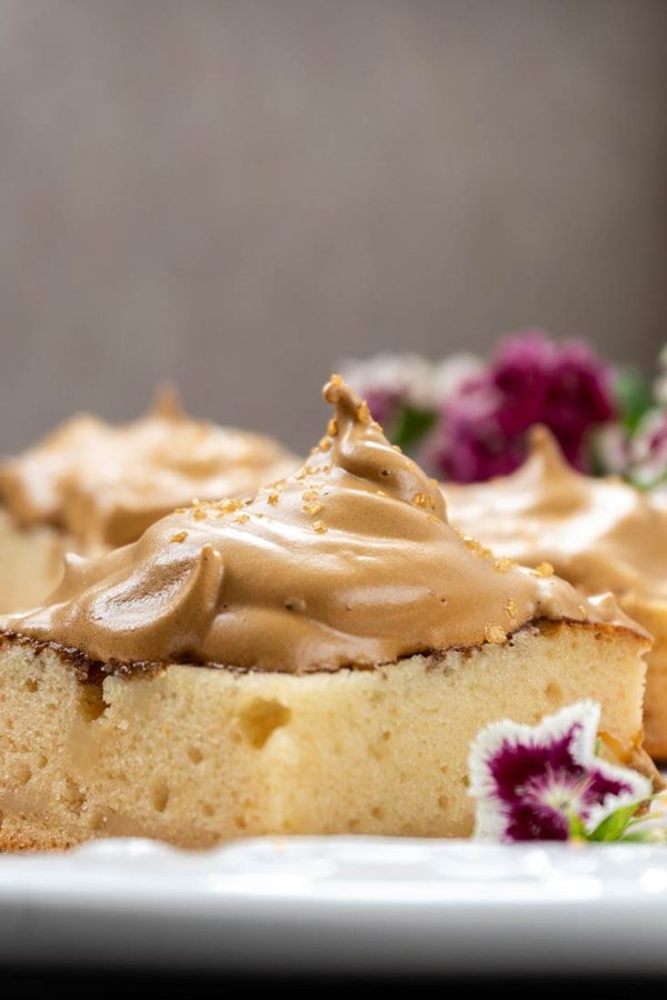 Vegan Dalgona Coffee Cake - Gourmandelle