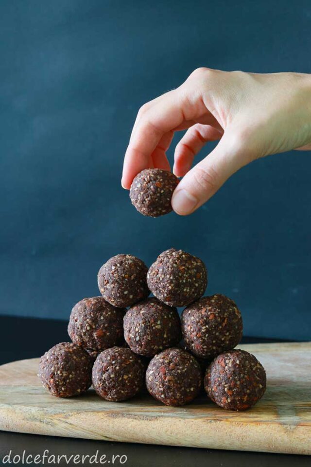 10 Retete de trufe si bomboane sanatoase