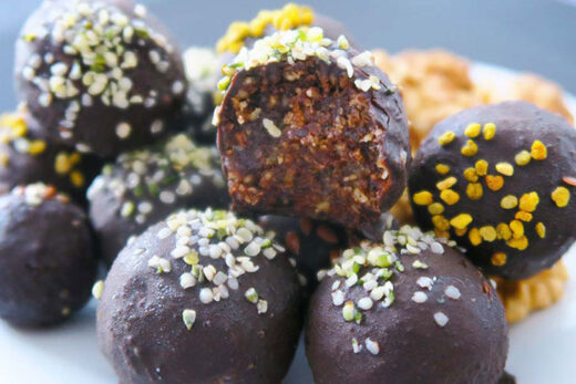 10 Retete de trufe si bomboane sanatoase