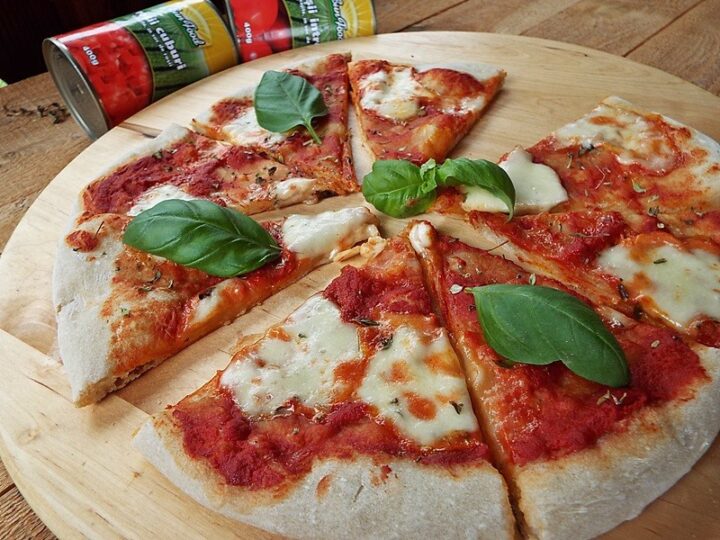 10 Retete de pizza cu maia care vor aduce spiritul Italiei in farfuria ...