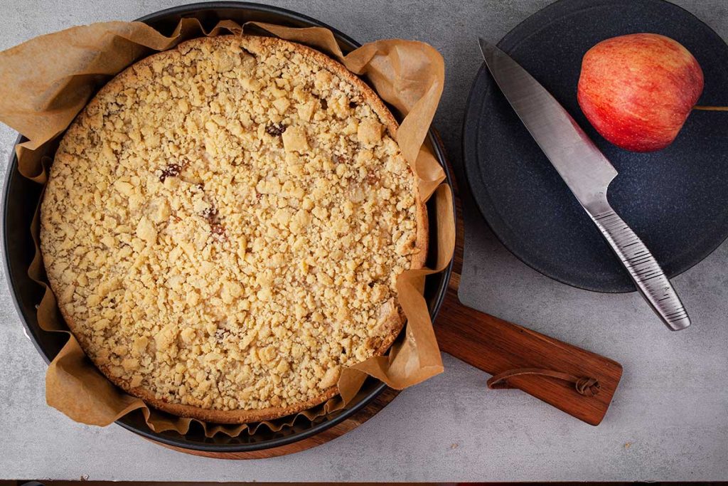 Dutch Apple Pie (Amish Apple Crumb Pie)